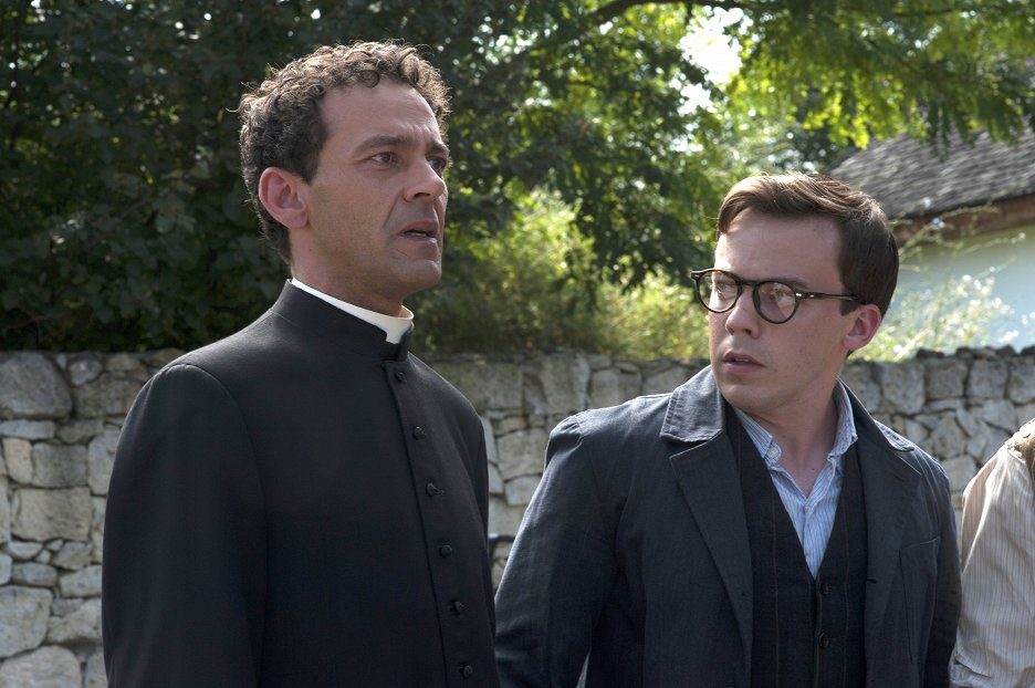 X Company - Masquerade (S03E02) (2017) | ČSFD.cz