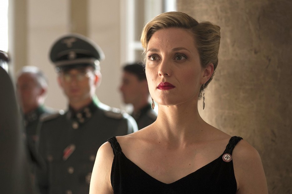 X Company - Masquerade (S03E02) (2017) | ČSFD.cz