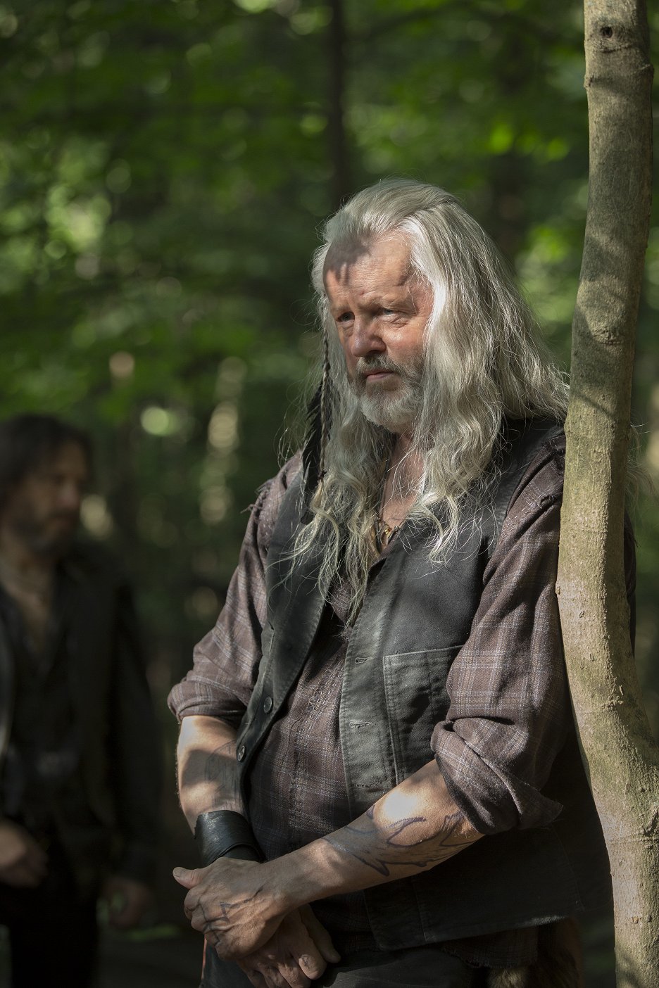Outsiders - It's Good to Be King (S01E08) (2016) | ČSFD.cz