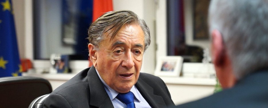 Auer (2017) | ČSFD.cz