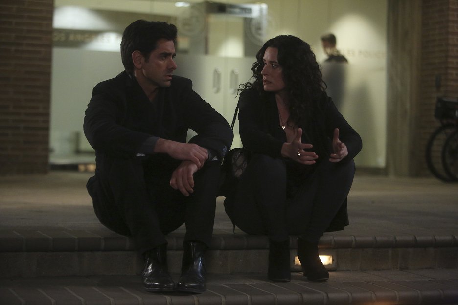 Děda se závazky - Catherine Sanders (E18) (2016) | ČSFD.cz