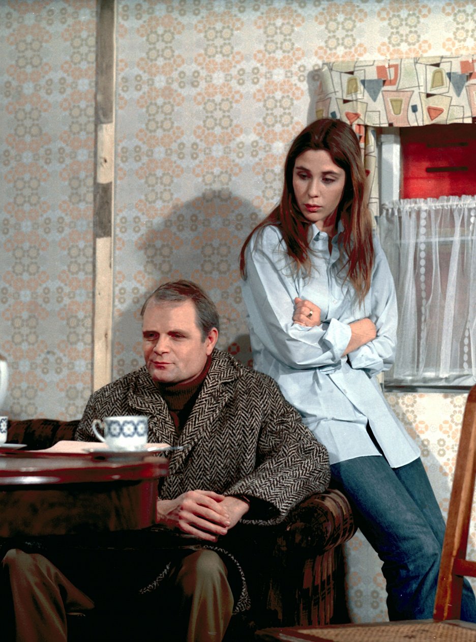 Glück im Hinterhaus (1980) | ČSFD.cz