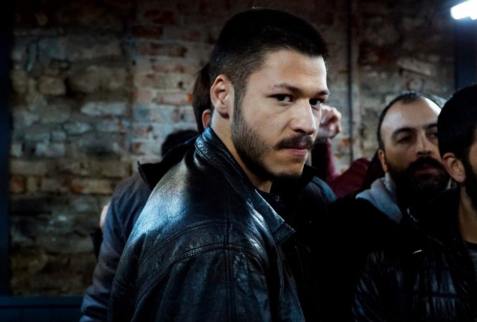 Çukur - Yamaç'ı Kim Vurdu? (S02E16) (2019) | ČSFD.cz