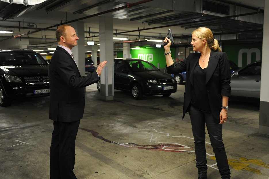 Die Chefin - Geiselnahme (S06E04) (2016) | ČSFD.cz