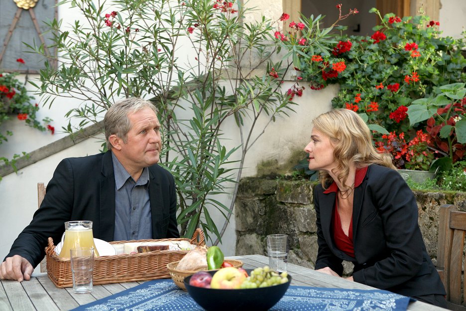 Der Winzerkönig - Wohin und zurück (S03E08) (2010) | ČSFD.cz