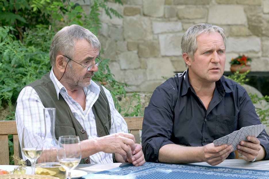 Der Winzerkönig - Auf Kollisionskurs (S03E10) (2010) | ČSFD.cz