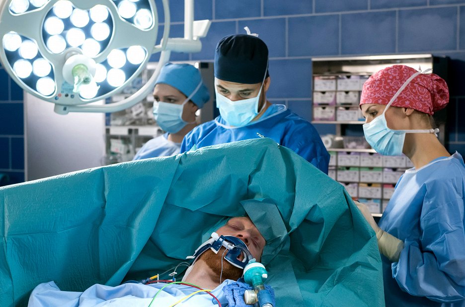 In aller Freundschaft - Die jungen Ärzte - ... und sie lieben sich doch ...