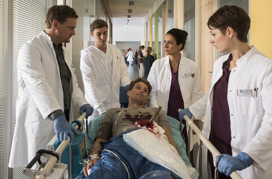 In aller Freundschaft - Die jungen Ärzte - Bruchstellen (S04E03) (2018 ...