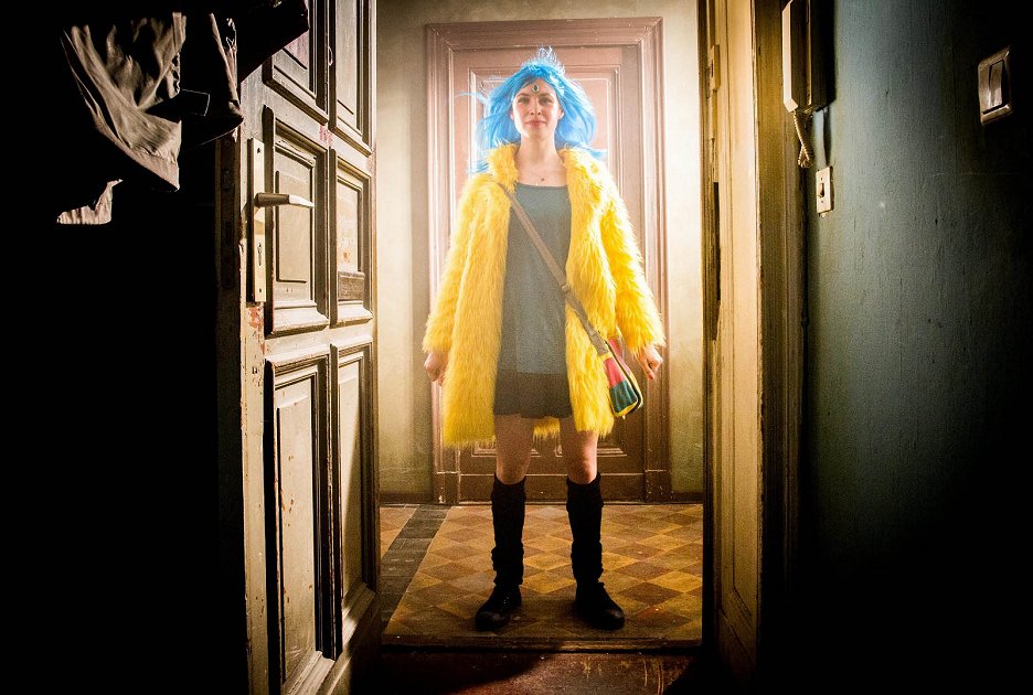 Electric Girl (2019) | ČSFD.cz