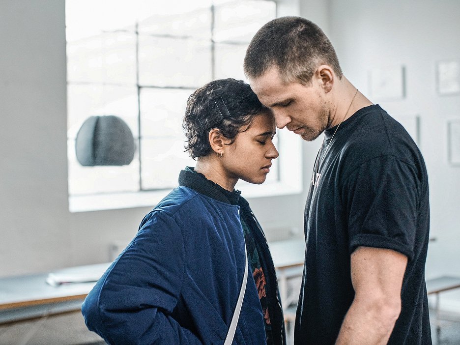 Perfekte steder - Jeppe eller hvad fuck de hedder (S02E05) (2018) | ČSFD.cz