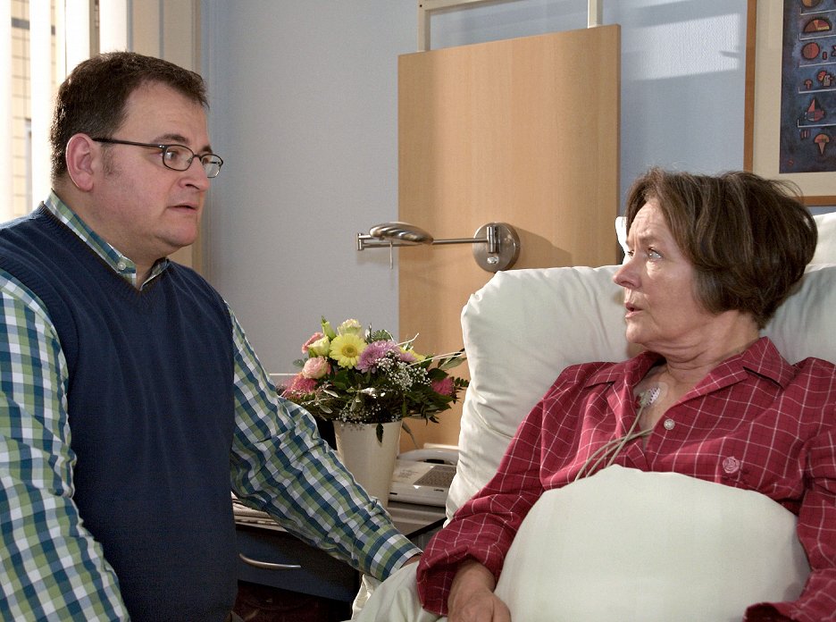 In aller Freundschaft - Anfang oder Ende? (S11E01) (2007) | Tvorcovia ...