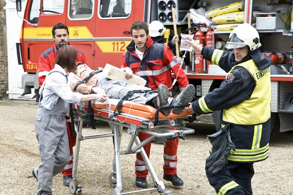 112 - Sie retten dein Leben - Festgenagelt (E29) (2008) | ČSFD.cz