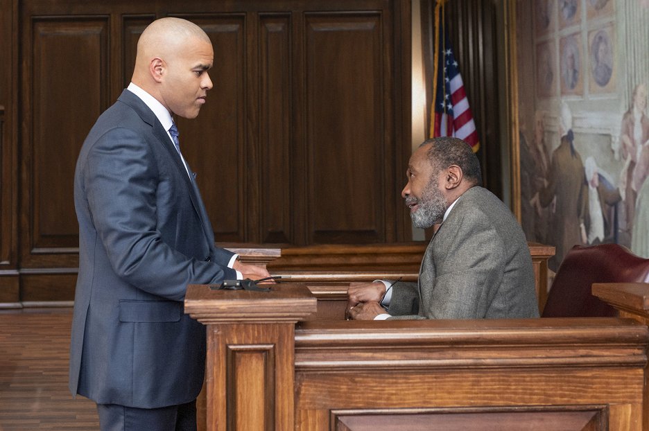 Bull - Forfeiture (S03E16) (2019) | ČSFD.cz