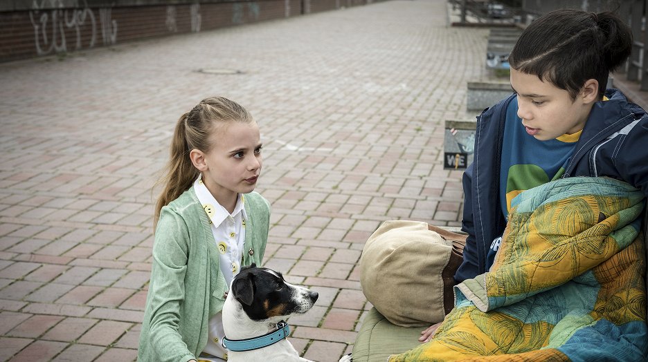 The Peppercorns - Flucht nach Afghanistan (S14E10) (2017) | ČSFD.cz