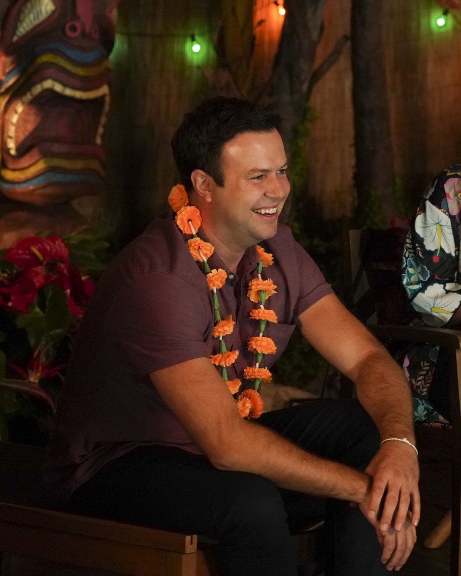 Single Parents - Summer of Freedom (S02E01) (2019) | ČSFD.cz