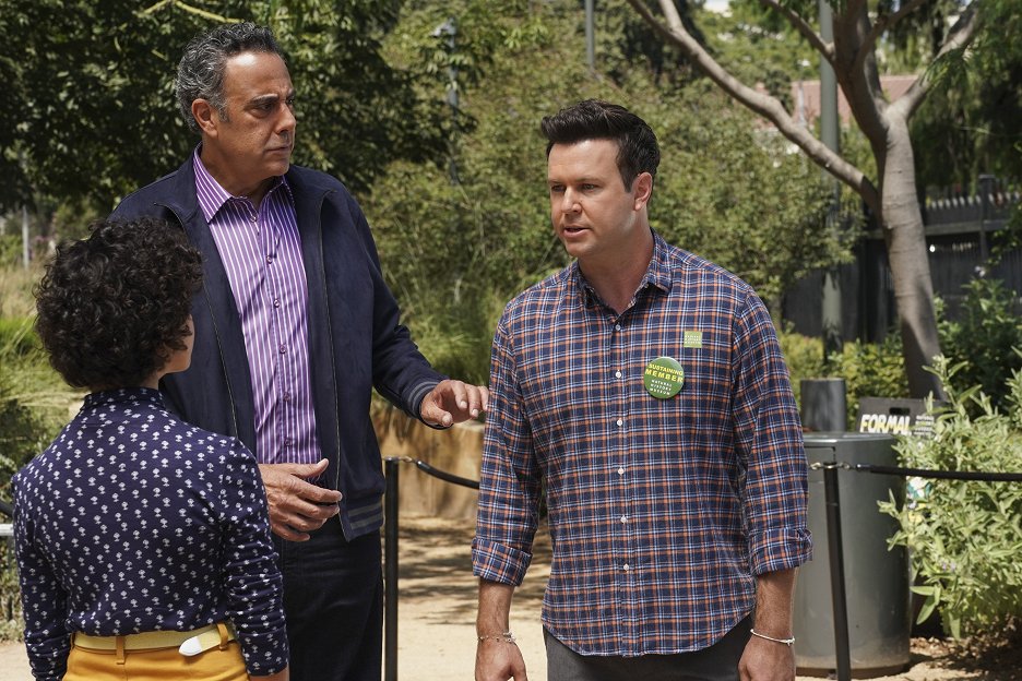 Single Parents - Graham Fought the Bones and the Bones Won (S02E02 ...