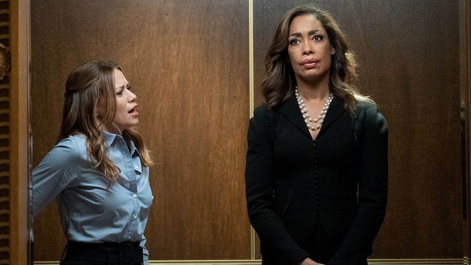 Pearson - The Deputy Mayor (E04) (2019) | ČSFD.cz