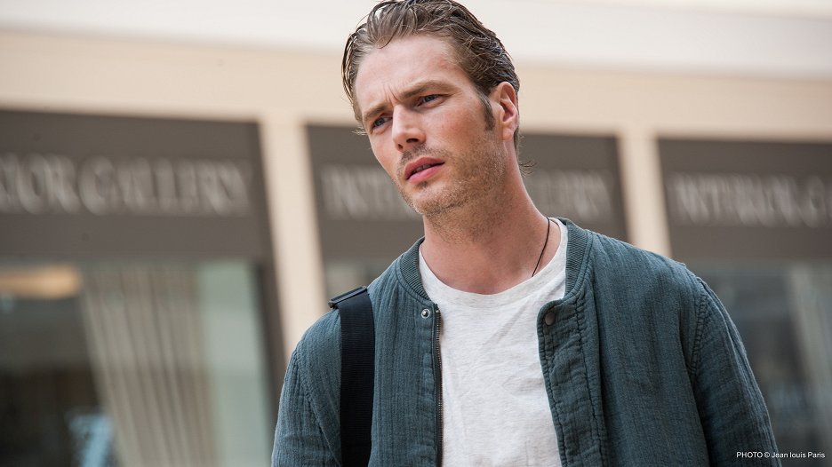 Pátrací oddělení - Une femme de trop (S09E03) (2015) | ČSFD.cz