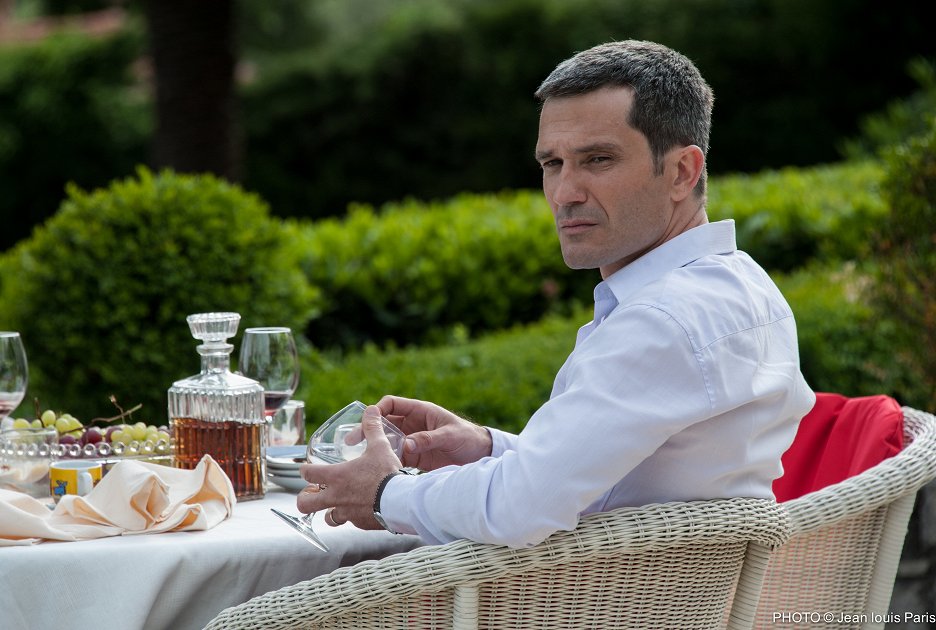 Pátrací oddělení - Une femme de trop (S09E03) (2015) | ČSFD.cz