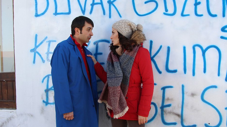 Şevkat Yerimdar - Bana Geometri Bile Yamuk Yapamaz (E08) (2017) | ČSFD.cz