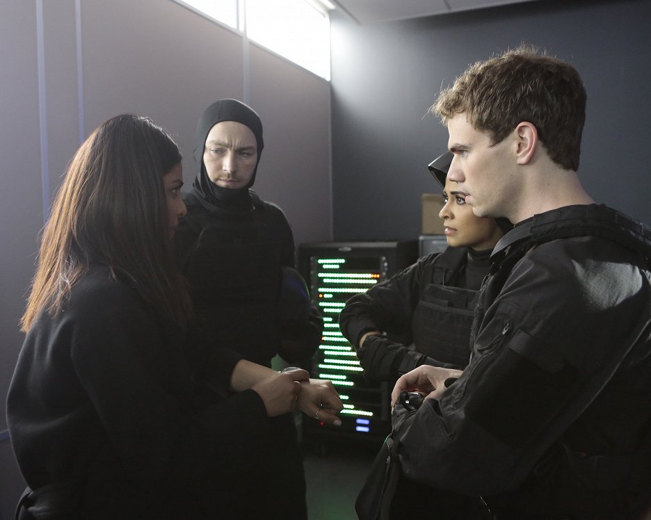 Quantico - JMPALM (S02E10) (2017) | ČSFD.cz