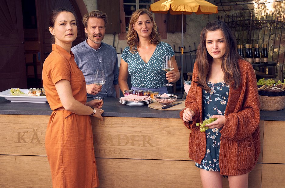 Weingut Wader - Neue Wege (E04) (2019) | ČSFD.cz