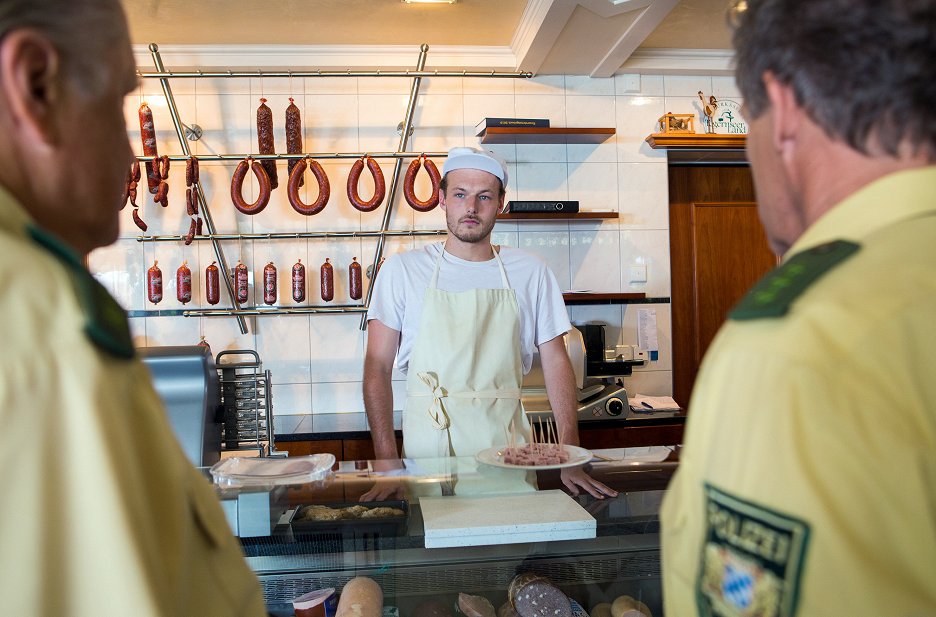 Hubert a Staller - Jeder Schuss ein Treffer (S09E06) (2019) | ČSFD.cz