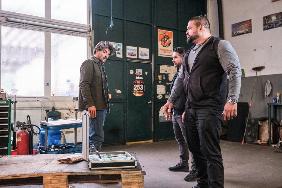 Herz über Kopf - Erneut belogen (E64) (2019) | Creators | ČSFD.cz