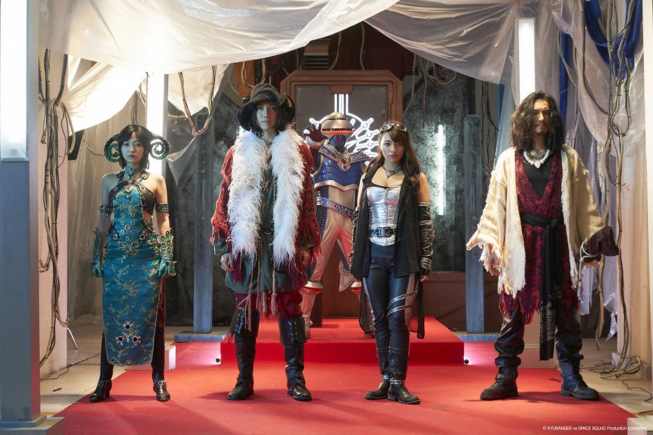 Učú sentai Kyuranger tai Space Squad (2018) | ČSFD.cz