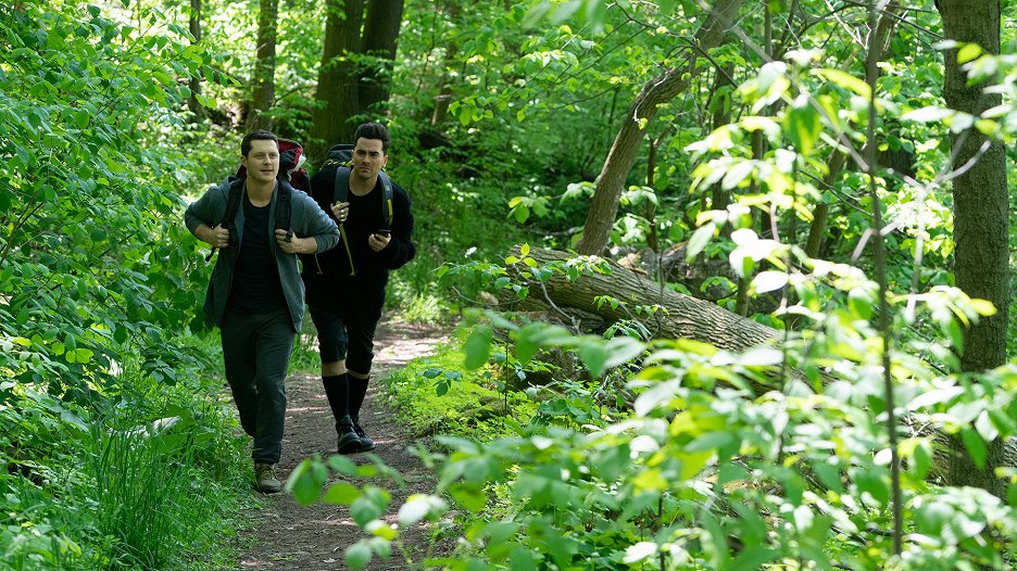 Schitt's Creek - The Hike (S05E13) (2019) | ČSFD.cz