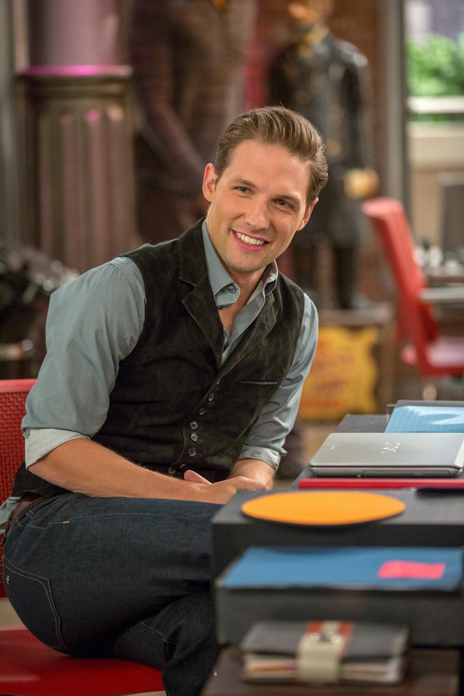 Muži sobě - Molly (S03E07) (2014) | ČSFD.cz