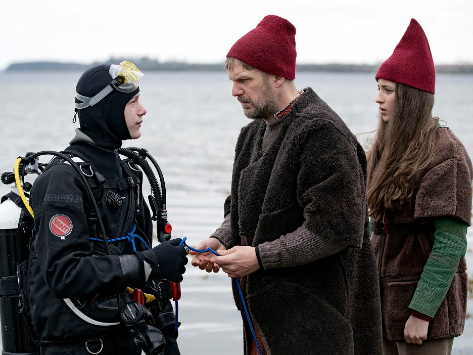 Tinkas juleeventyr - På dybt vand (E18) (2017) | ČSFD.cz