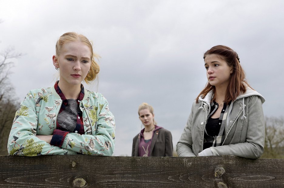 Rodina doktora Kleista - Cizí těleso (S06E08) (2016) | ČSFD.cz