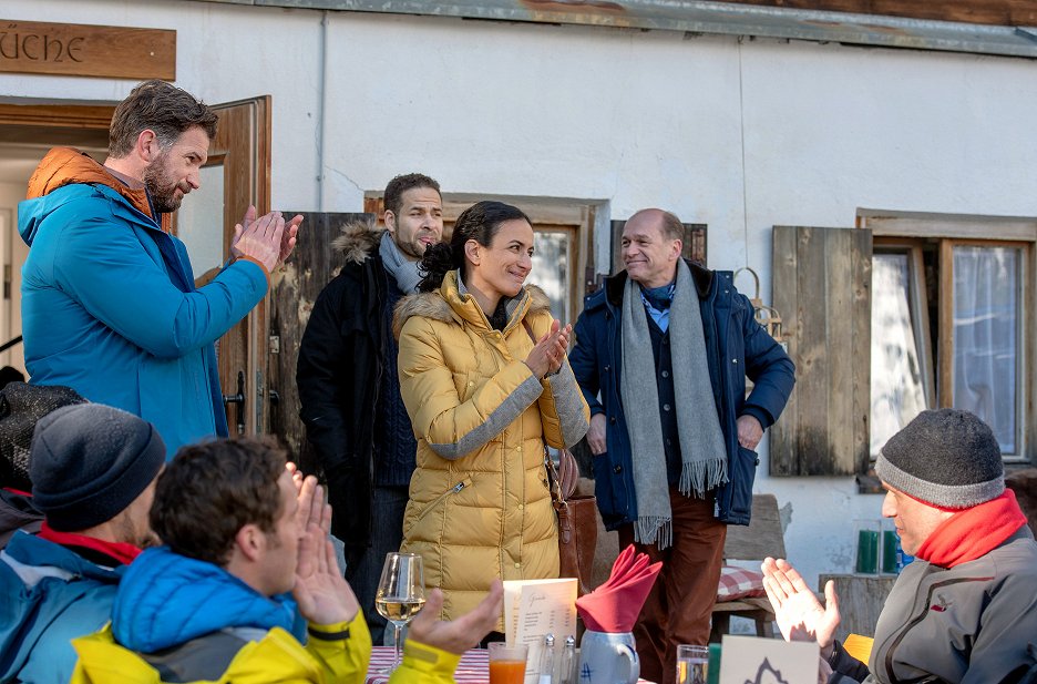 In aller Freundschaft – Die jungen Ärzte: Ganz in Weiß (2019) | ČSFD.cz