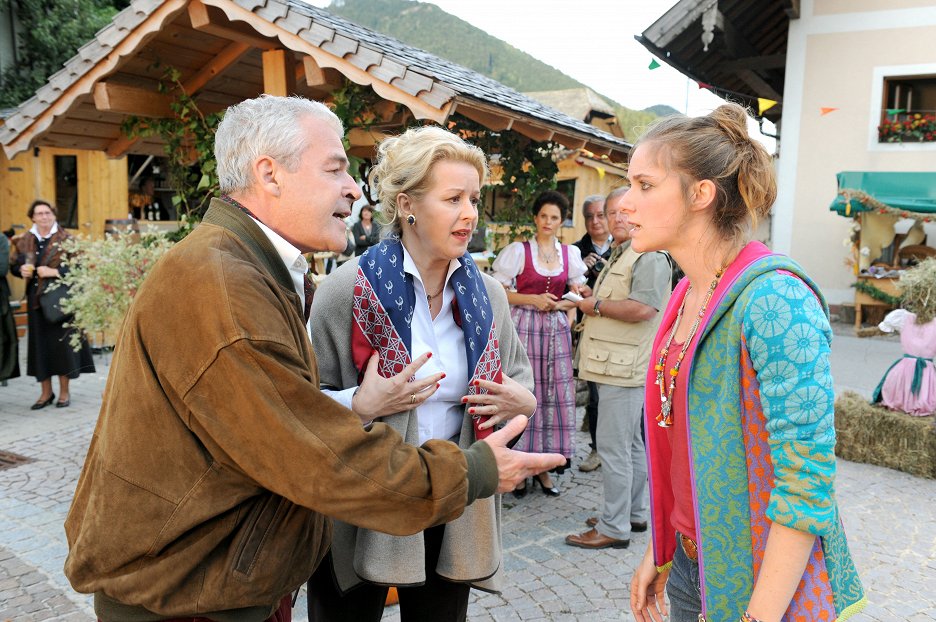 4 ženy a pohřeb - Liebesfalle (S04E03) (2012) | ČSFD.cz