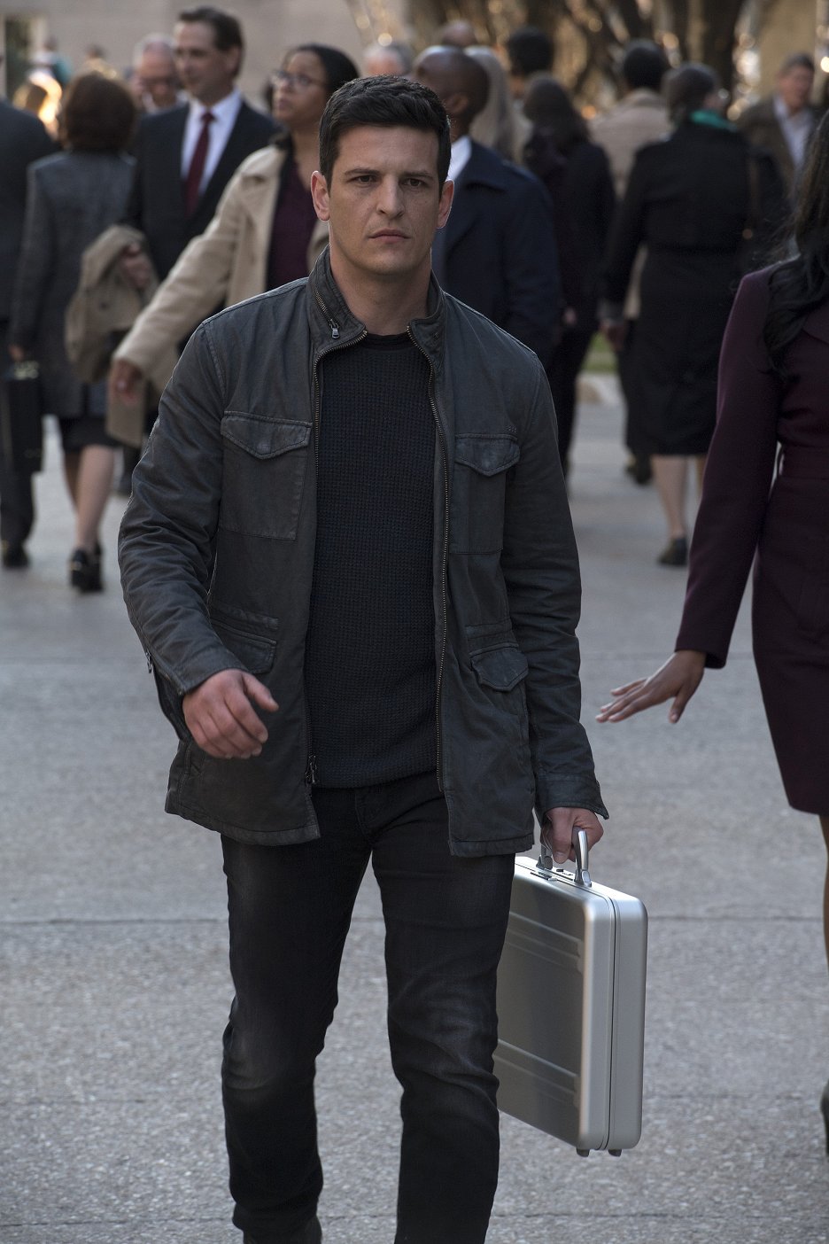 Designated Survivor - Brace for Impact (S01E21) (2017) | ČSFD.cz