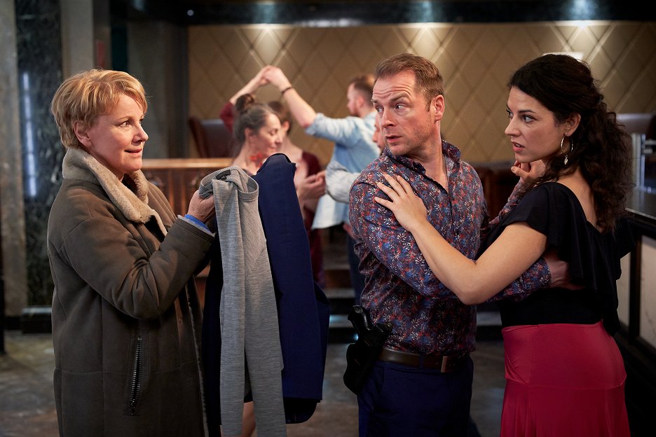 Marie Brand - Marie Brand und die Liebe zu viert (E26) (2020) | ČSFD.cz