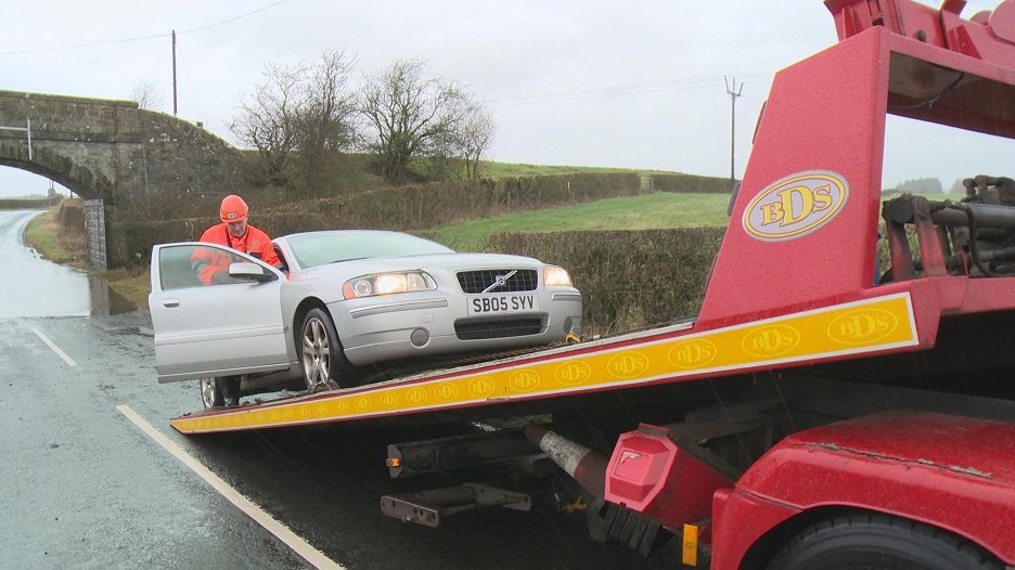Winter Road Rescue (2012) | ČSFD.cz
