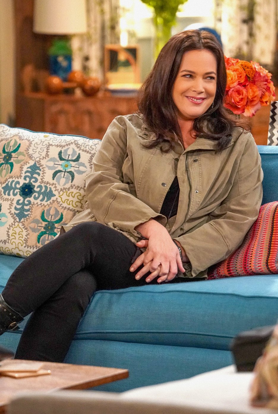 Man with a Plan - Wife-Proof (S03E01) (2019) | Tvůrci | ČSFD.cz