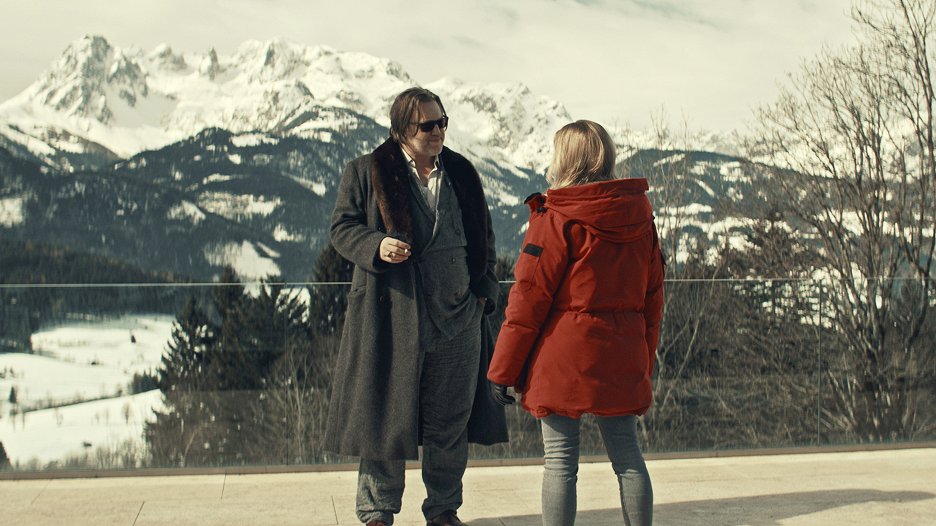 Der Pass - Der Mann aus dem Wald (S01E03) (2019) | ČSFD.cz