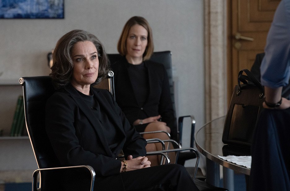 Zaprodaní bance - Dunkelheit (S02E05) (2020) | ČSFD.cz