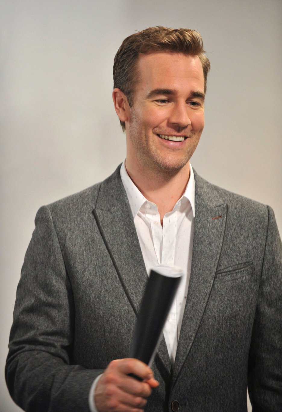 Mrcha od vedle - Ocupado... (S02E18) (2013) | ČSFD.cz