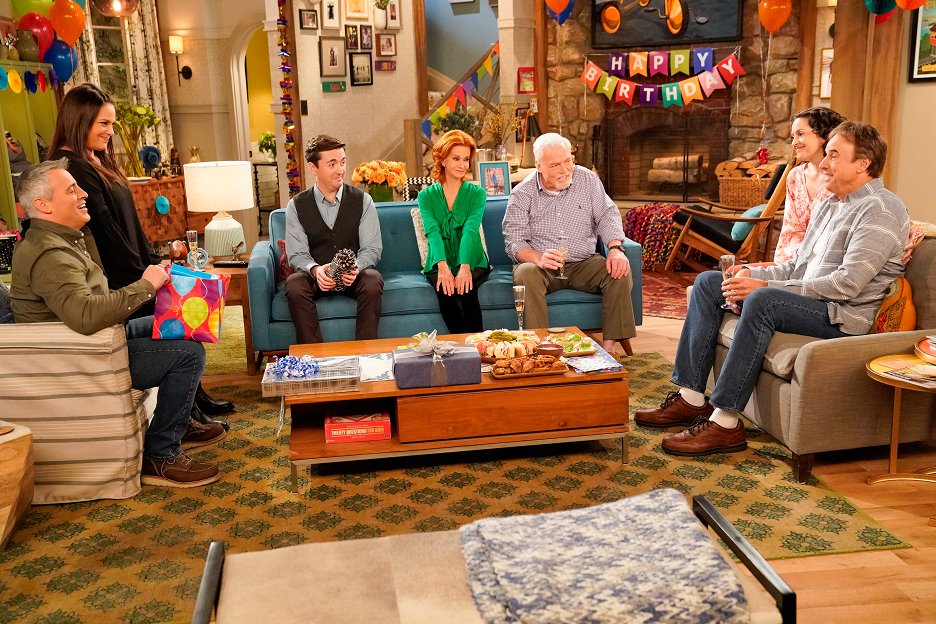 Man with a Plan - Adam Acts His Age (S03E09) (2019) | ČSFD.cz