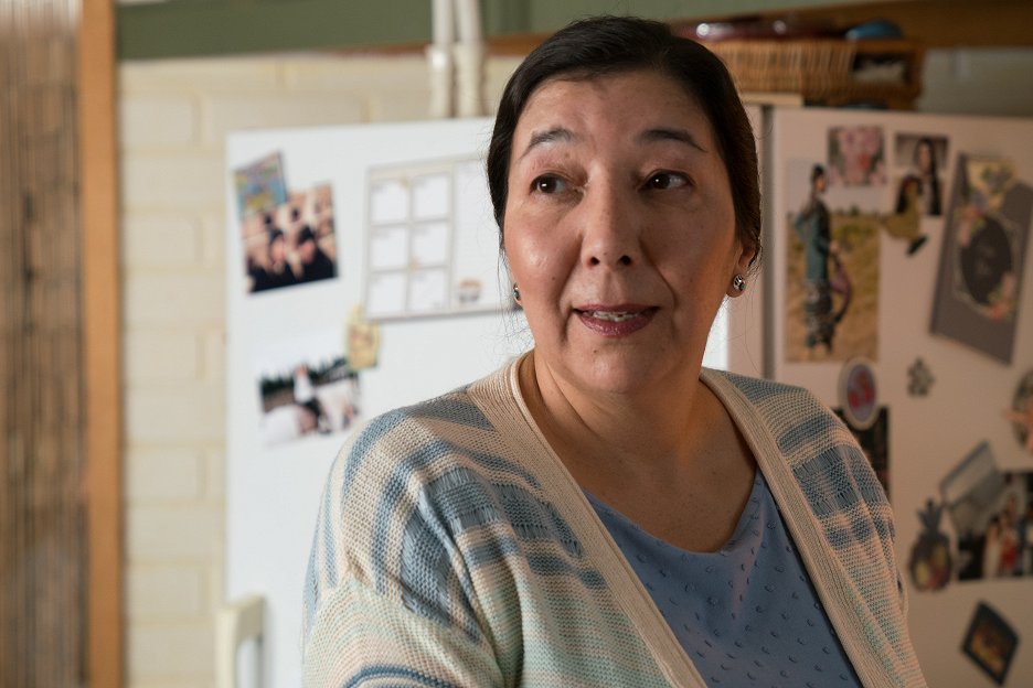 Břemeno pravdy - Home to Roost (S01E09) (2018) | ČSFD.cz