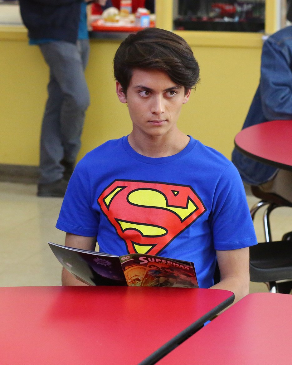 Americká manželka - Skautský oddíl Divoké květiny (S04E12) (2020) | ČSFD.cz