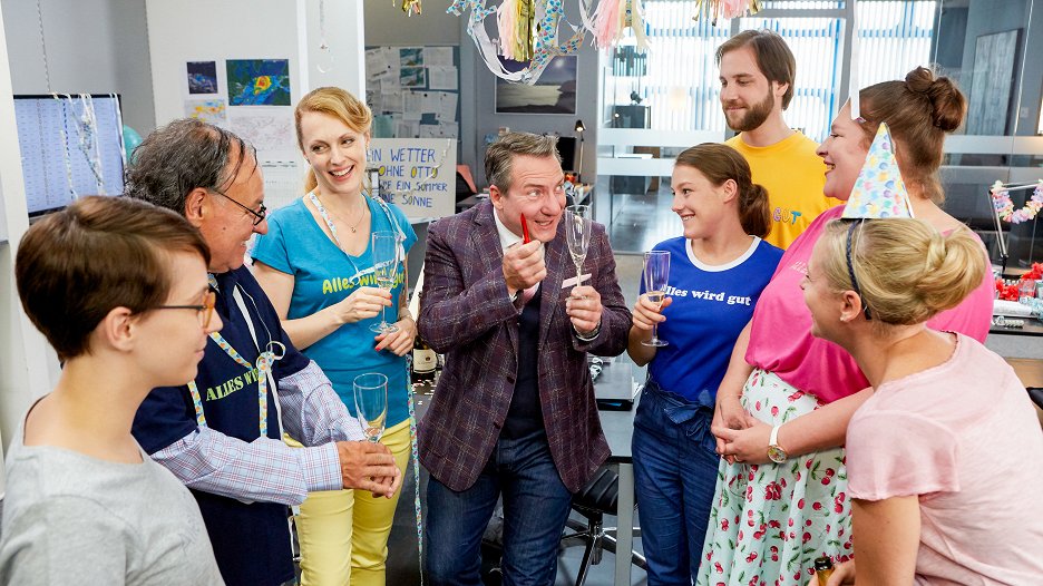 Walking on Sunshine - Episode 6 (S02E06) (2020) | ČSFD.cz