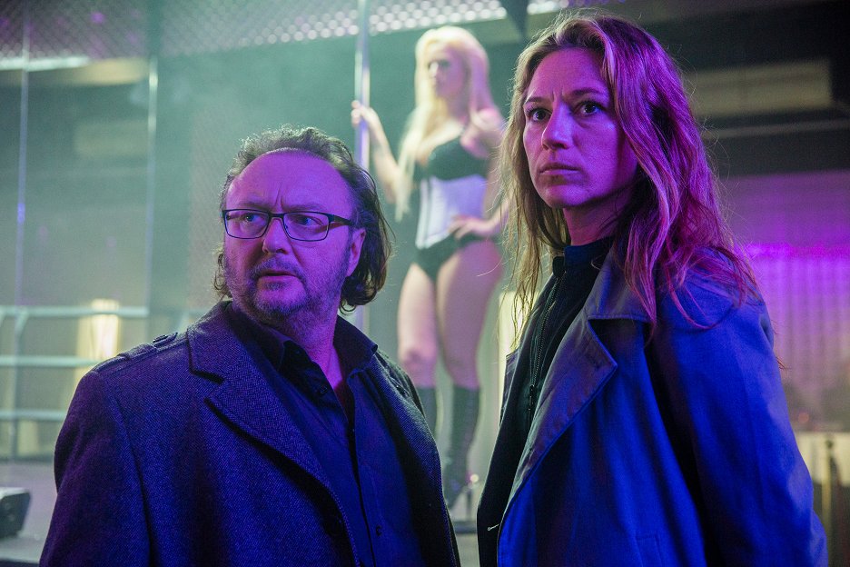 Coppers - Joelia (E08) (2016) | ČSFD.cz