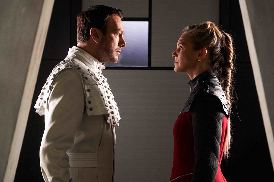 Utopia Falls - 99 Problems (E03) (2020) | ČSFD.cz