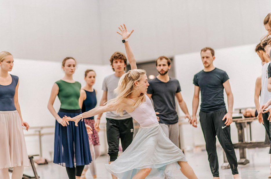 Tanz, Macht, Missbrauch - Das Ende des Schweigens? (2019) | ČSFD.cz