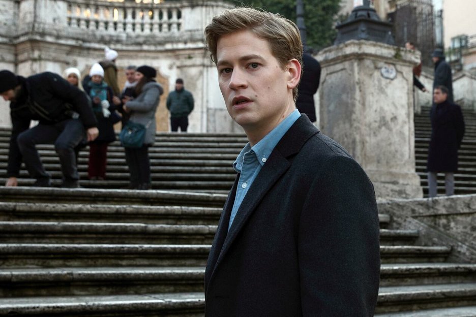 Allegiance - Stranger in a Strange Land (E07) (2015) | ČSFD.cz